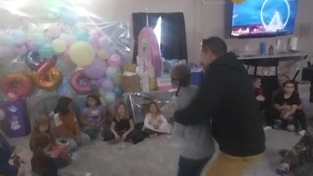 Pinata Whacking Gone Wrong - Buzz Videos