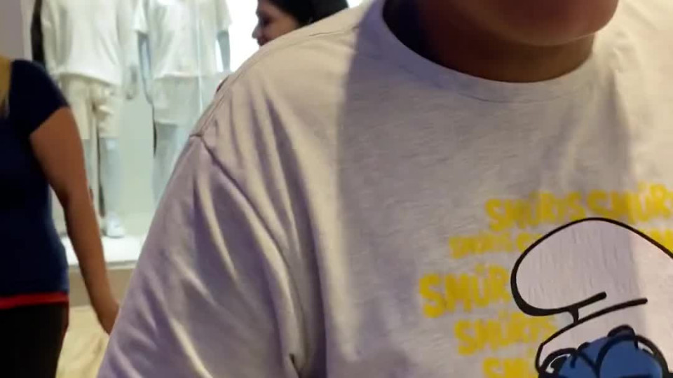 Deaf Student Meets a Santa Who Knows Sign Language - Buzz Videos