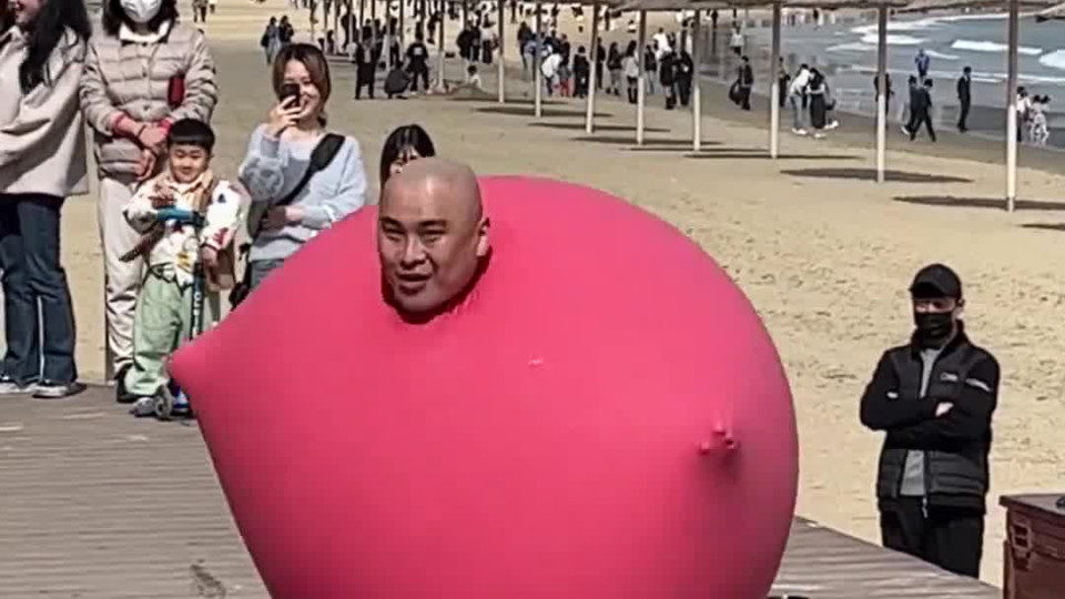 The Human Balloon - Buzz Videos
