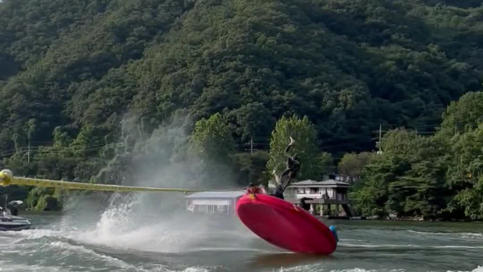 Too High Towable Tube Ride - Buzz Videos