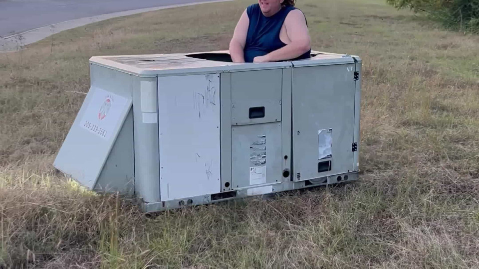 World's First Drivable AC Lawn Mower - Buzz Videos