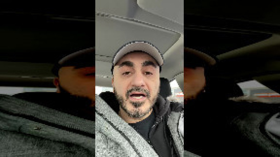 Car With Crazy Cluttered Dashboard - Buzz Videos