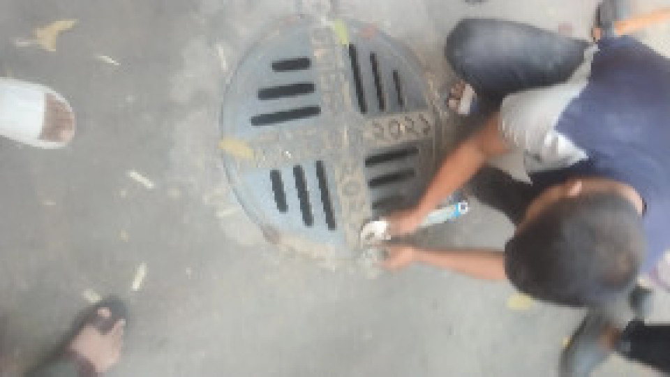 Rescuing a Dog Stuck in a Manhole - Buzz Videos